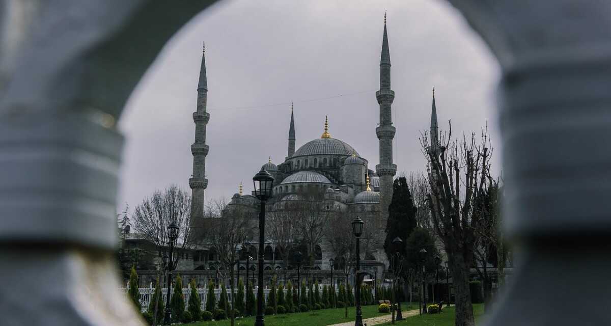 Definition of jizyah, its rate and who has to pay it | Islam Guide